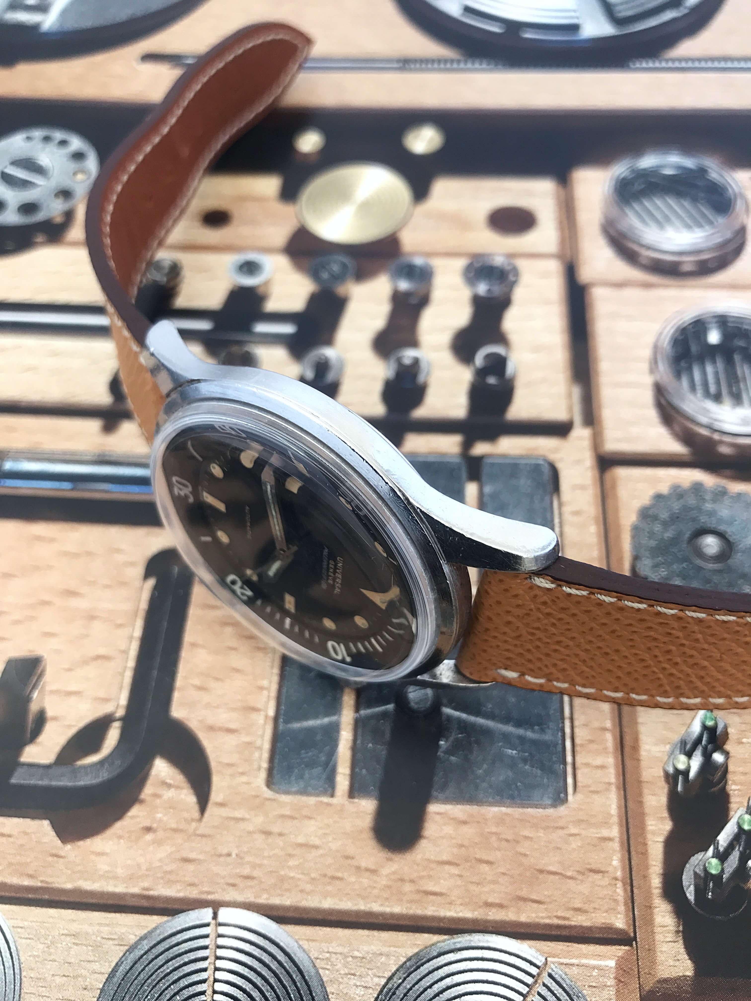 watchsteez.com – vintage universal genève polerouter sub super ...