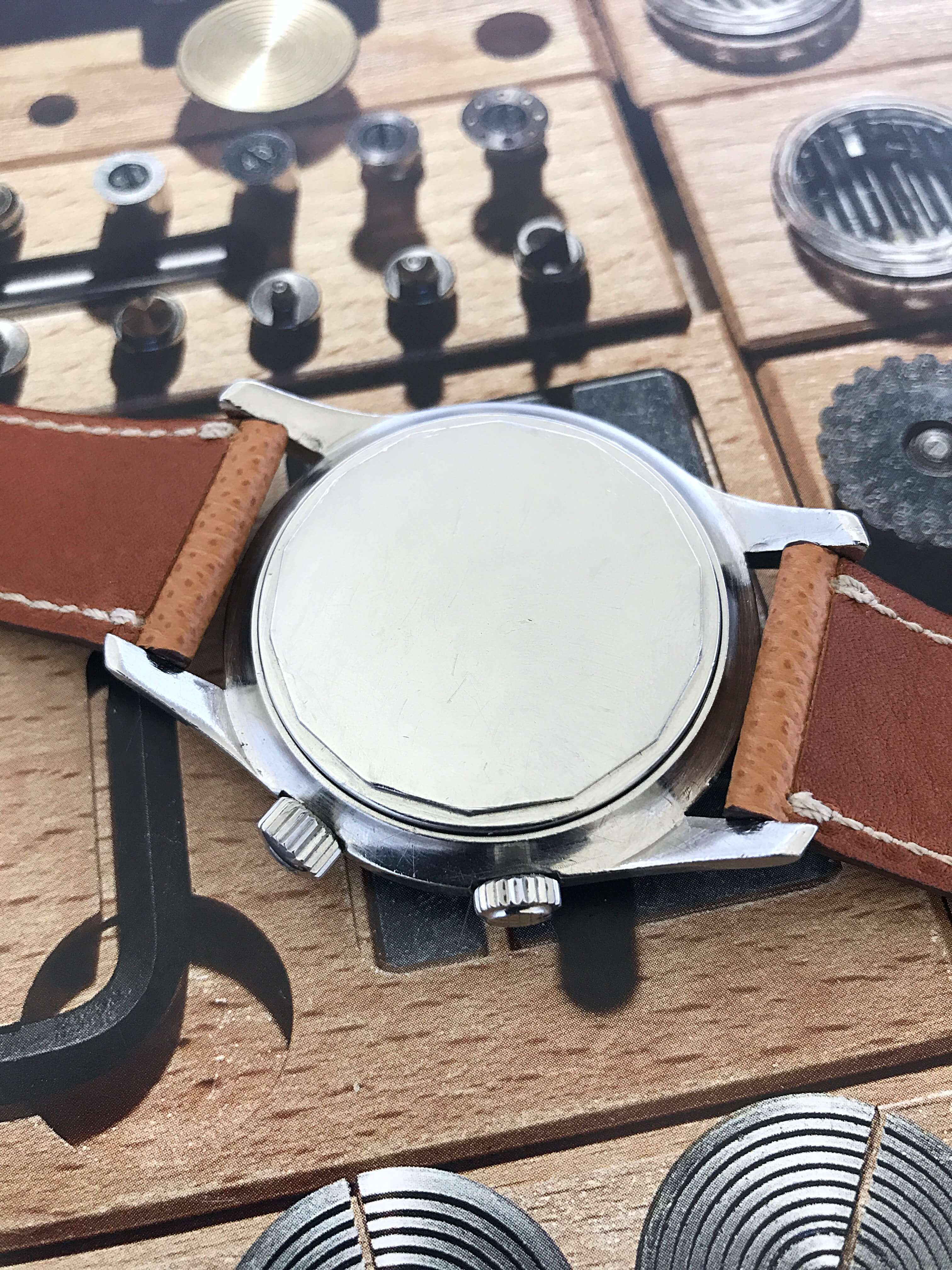 watchsteez.com – vintage universal genève polerouter sub super ...